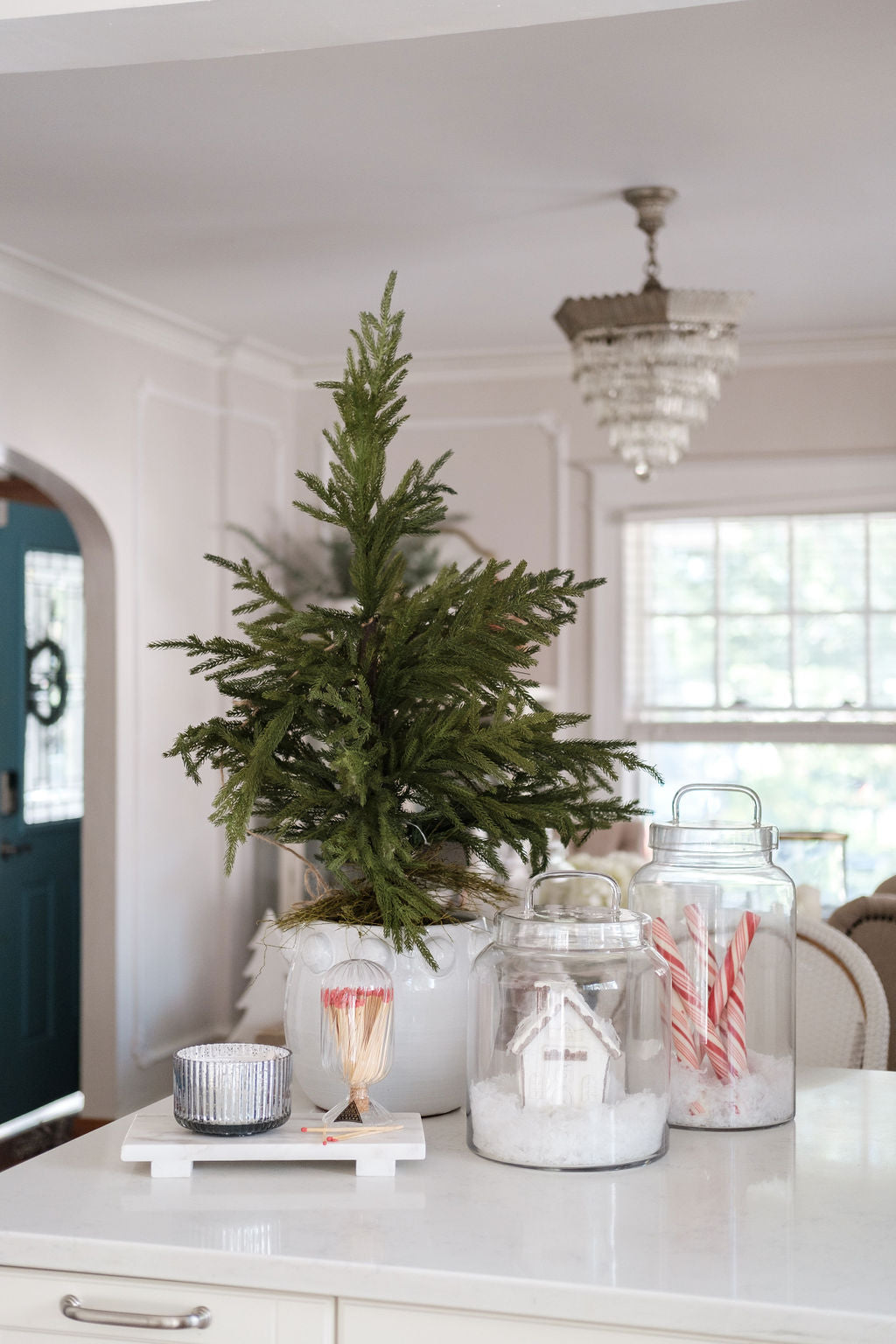 White Frosted Gingerbread House – Pink Antlers